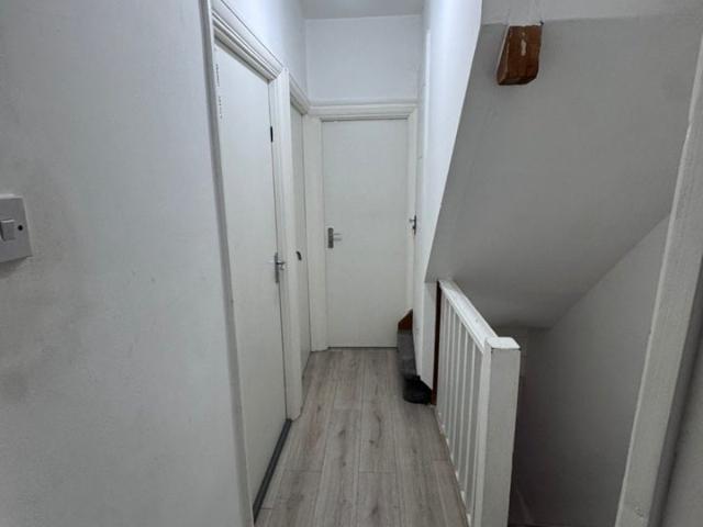 Room at The Avenue, Greater London