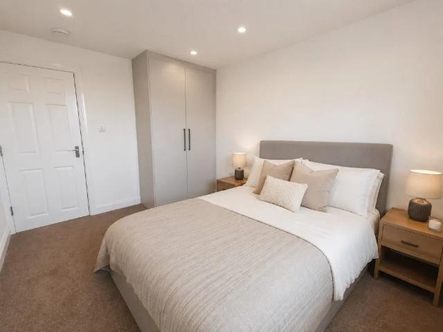 Room at The Avenue, Greater London