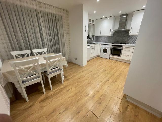 Room at The Avenue, Greater London