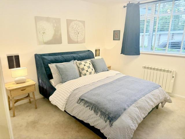 Room at The Avenue, Poole