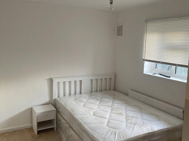 Room at The Dashes, Harlow