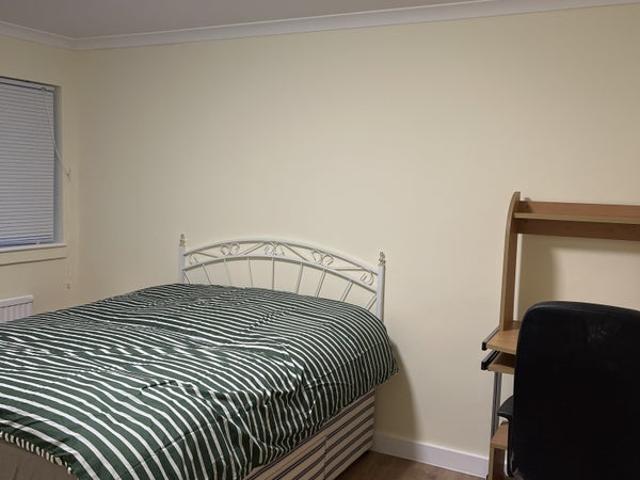 Room at The Downs, Harlow
