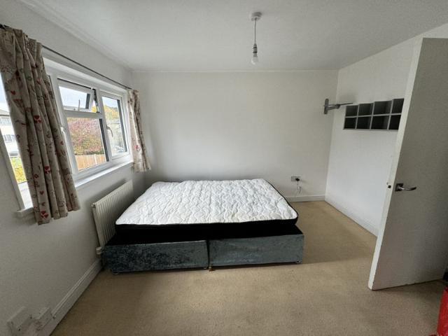 Room at The Downs, Harlow