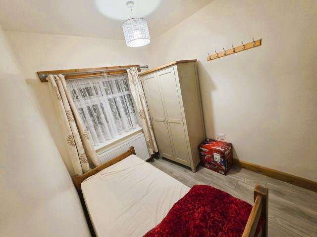 Room at The Highlands, Greater London
