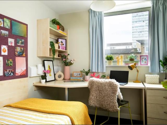 Room at The Highway, Greater London