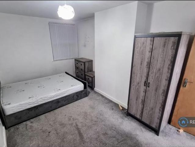 Room at The Mount, Birkenhead