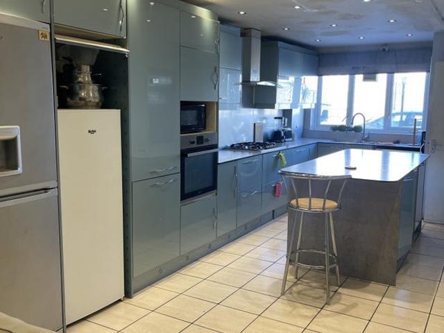 Room at Thetford Close, Greater London