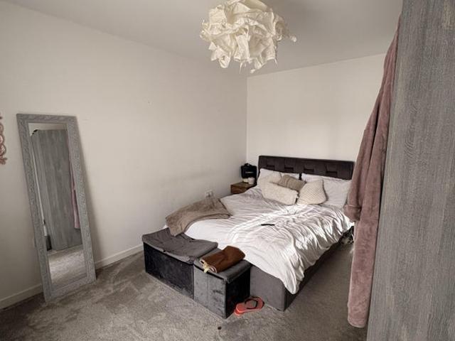 Room at Thimble Crescent, Greater London