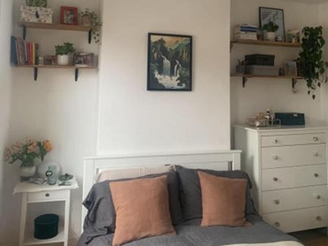 Room at Thingwall Park, Bristol
