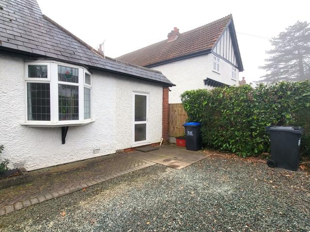 Room at Thickthorn Close, Kenilworth