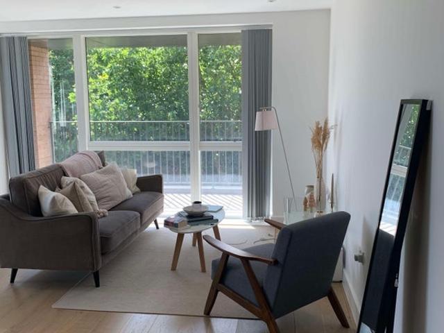 Room at Third Avenue, City of Westminster