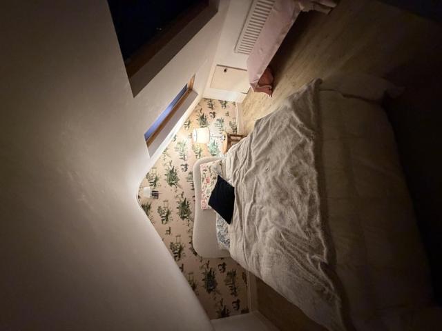 Room at Third Avenue, City of Westminster