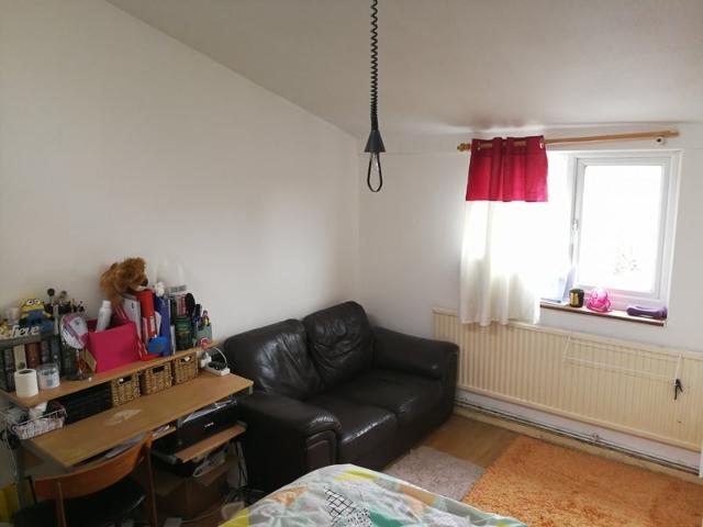 Room at Thistlewood Close, Greater London