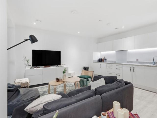 Room at Thomas Road, Greater London