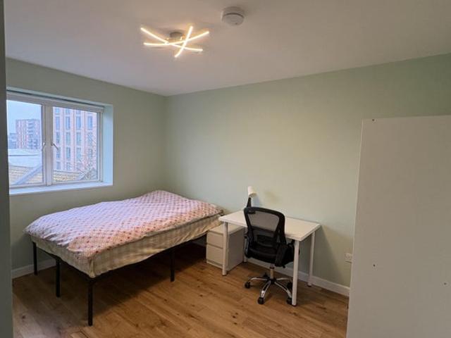 Room at Thomas Road, Greater London