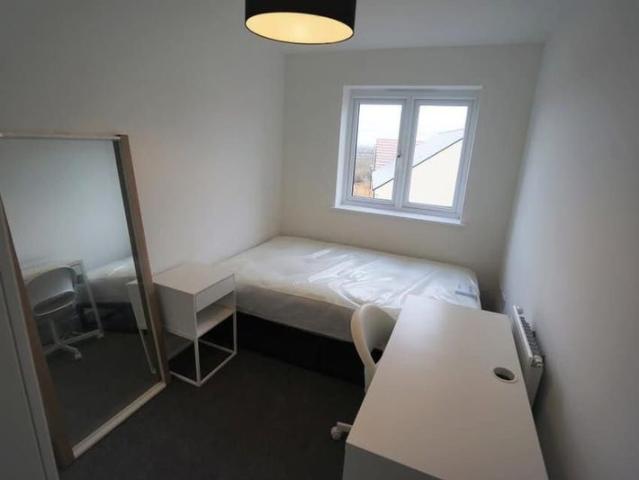 Room at Thomas Snead Road, Bristol