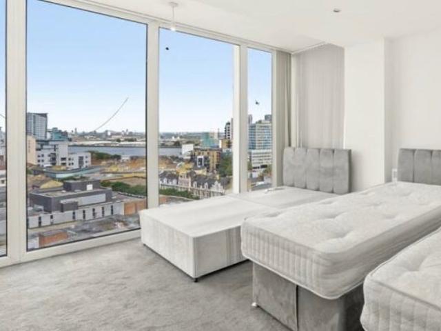 Room at Thomas Street, Greater London