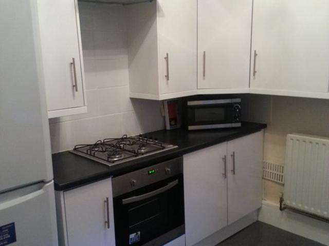Room at Thompson Road, Sheffield