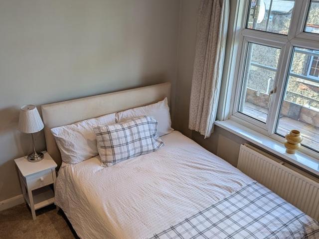 Room at Thorncliffe Road, Greater London