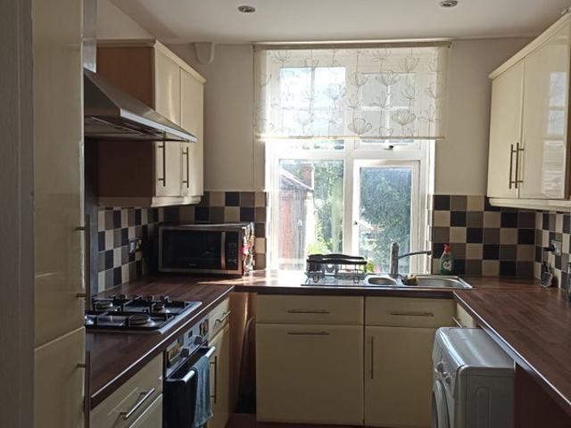 Room at Thorncliffe Road, Greater London