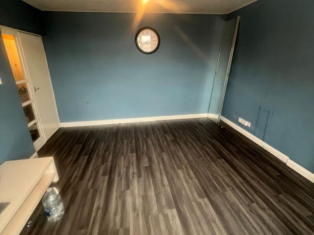 Room at Thorncroft Street, Greater London