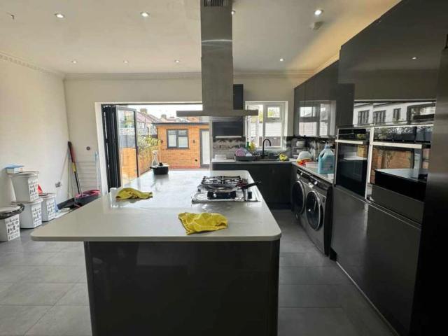 Room at Thornhill Gardens, Greater London