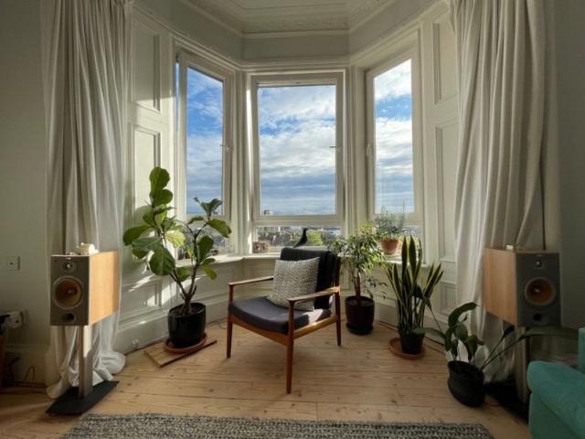 Room at Thornwood Drive, Glasgow