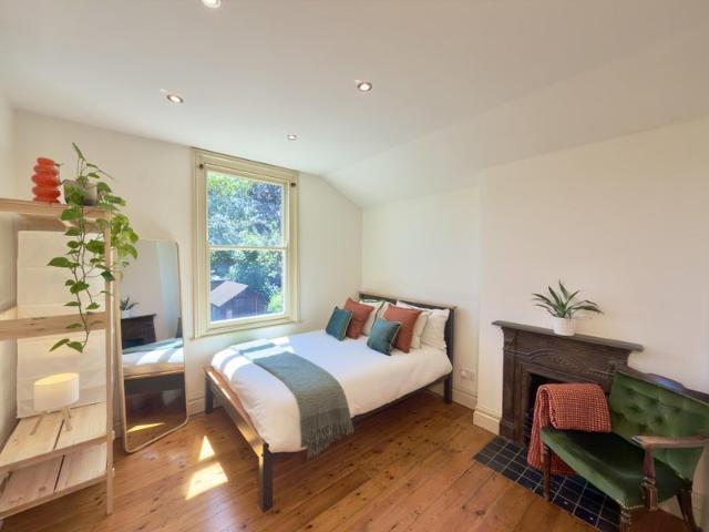 Room at Thorntree Road, Greater London