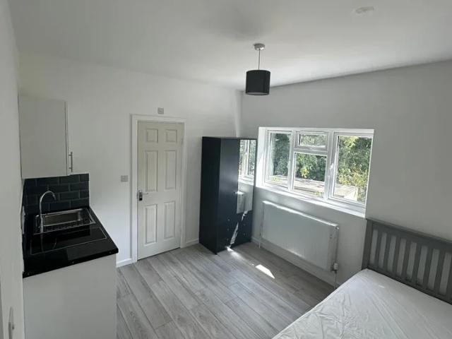 Room at Thorntree Road, Greater London