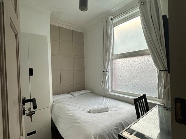 Room at Thornville Road, Leeds