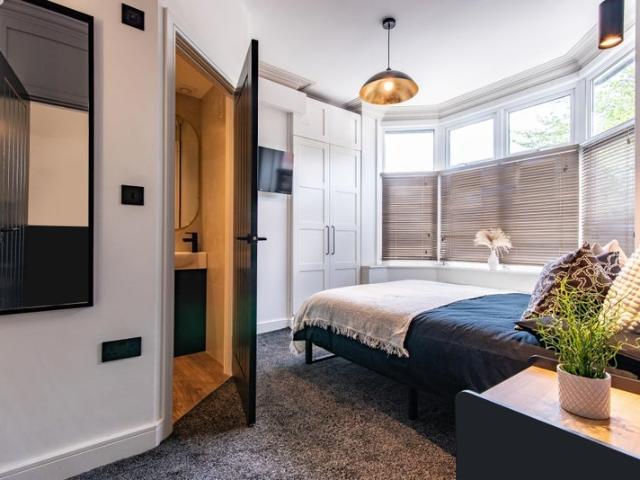 Room at Thoroton Road, Nottingham