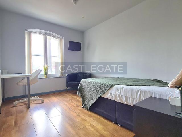Room at Threadneedle Street, Kirklees