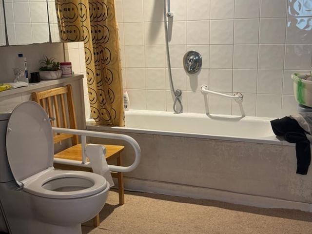 Room at Thrush Street, Greater London