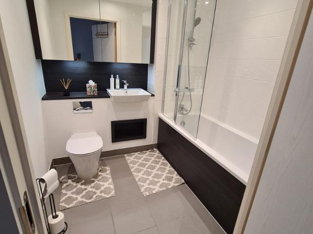 Room at Thunderer Street, Greater London