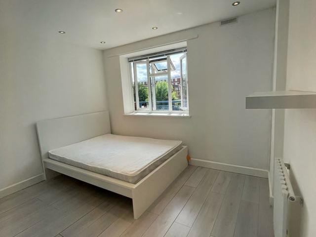Room at Thurtle Road, Greater London