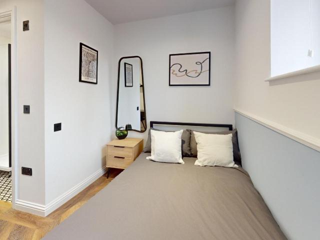 Room at Thurloe Street, Manchester
