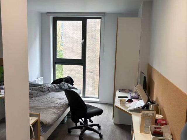Room at Thurso Street, Glasgow