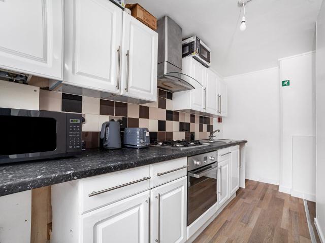 Room at Tildesley Road, Greater London