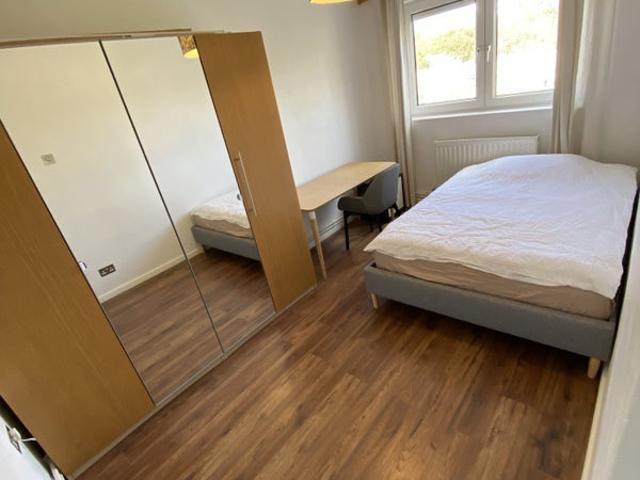 Room at Tilford Gardens, Greater London