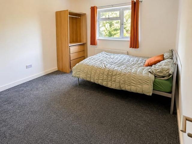Room at Timbertree Road, Sandwell