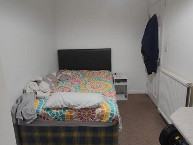 Room at Tiverton Road, Birmingham