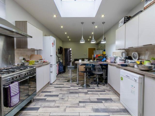 Room at Tiverton Road, Birmingham