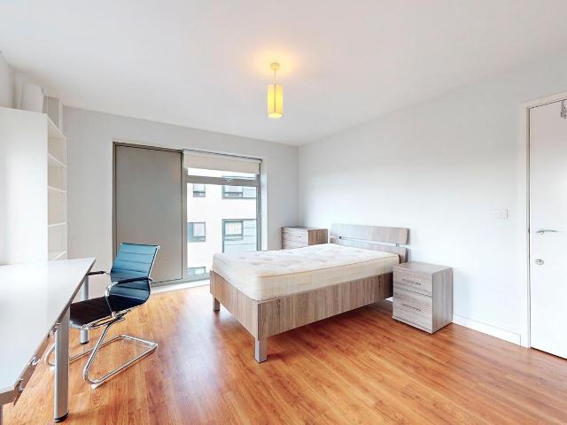 Room at Toby Lane, Greater London