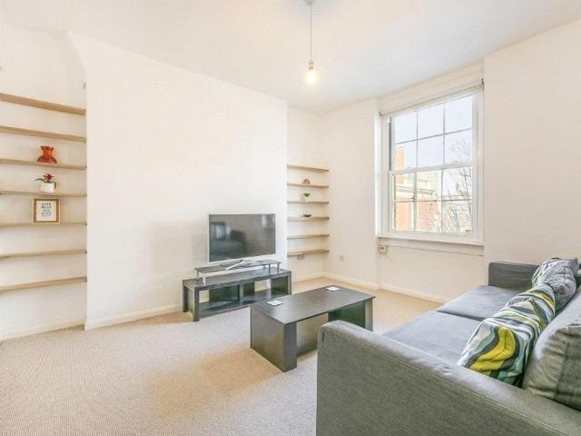 Room at Tooley Street, Greater London
