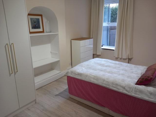 Room at Tooting High Street, Greater London