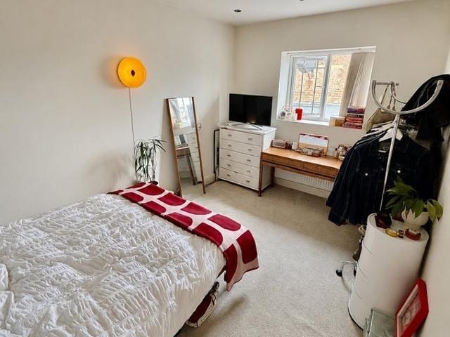 Room at Tooting High Street, Greater London