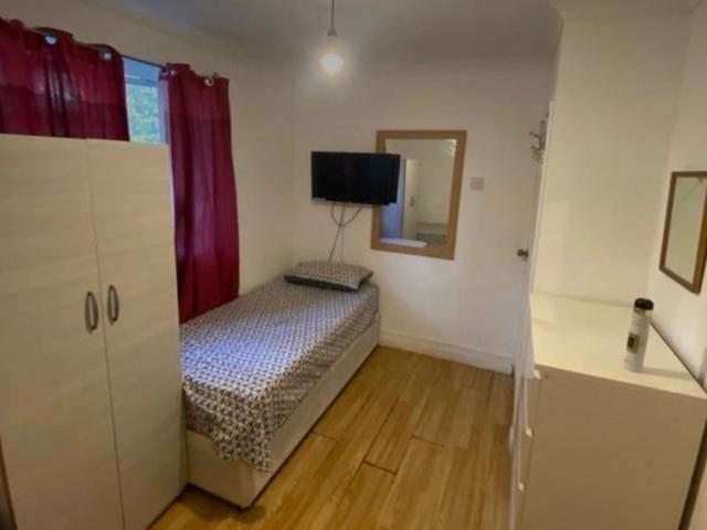 Room at Toland Square, Greater London