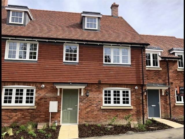 Room at Tolhurst Way, Maidstone
