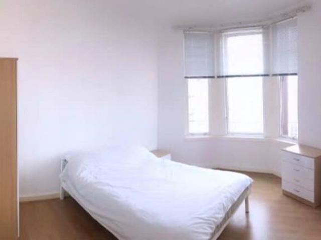 Room at Tollcross Road, Glasgow