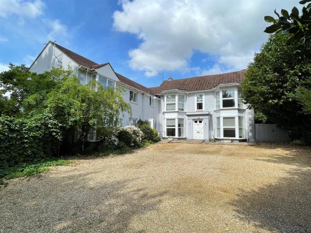 Room at Tollgate Road, Salisbury